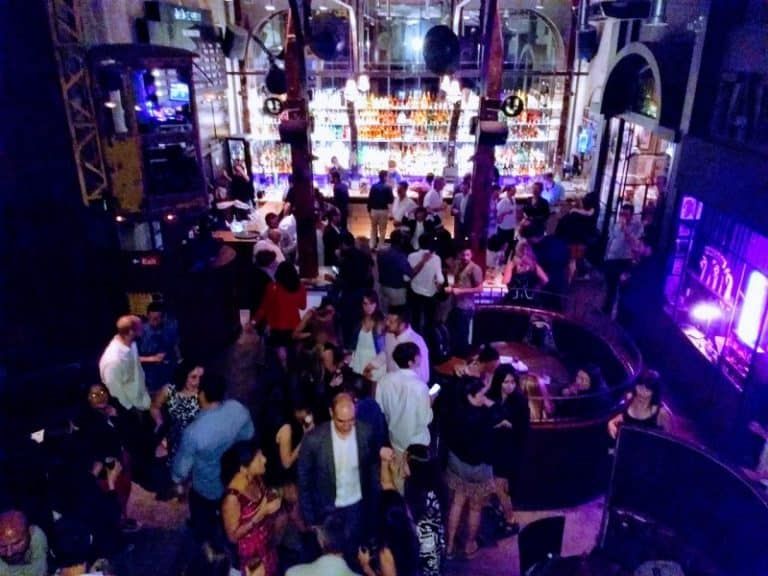 The Uptown: bar em Buenos Aires é réplica de estação de metrô de NYC