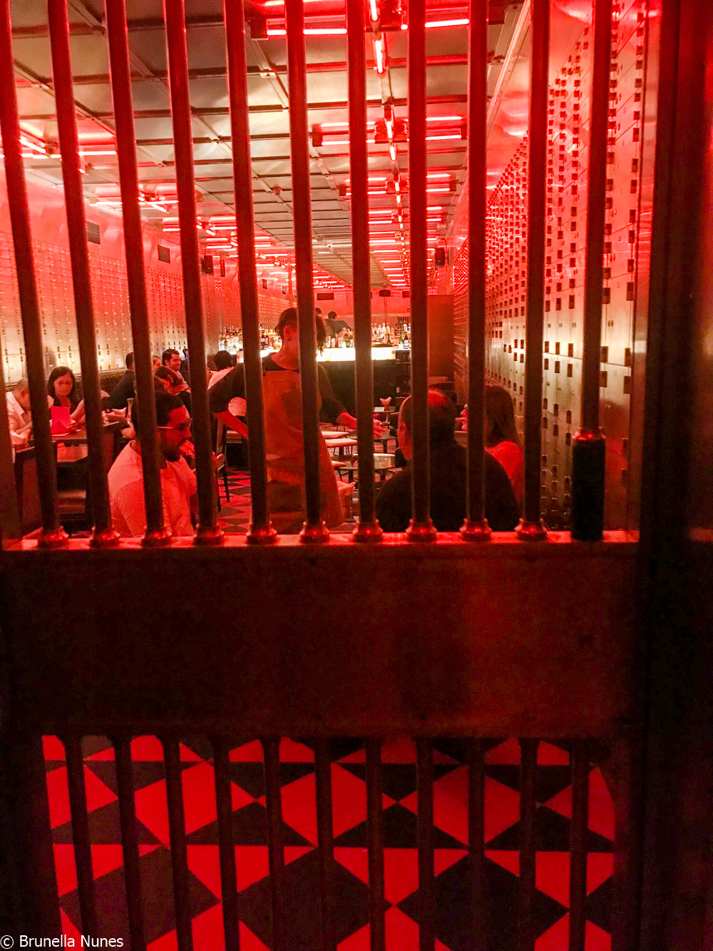 Bar do Cofre: um dos lugares mais legais de SP fica escondido no ...