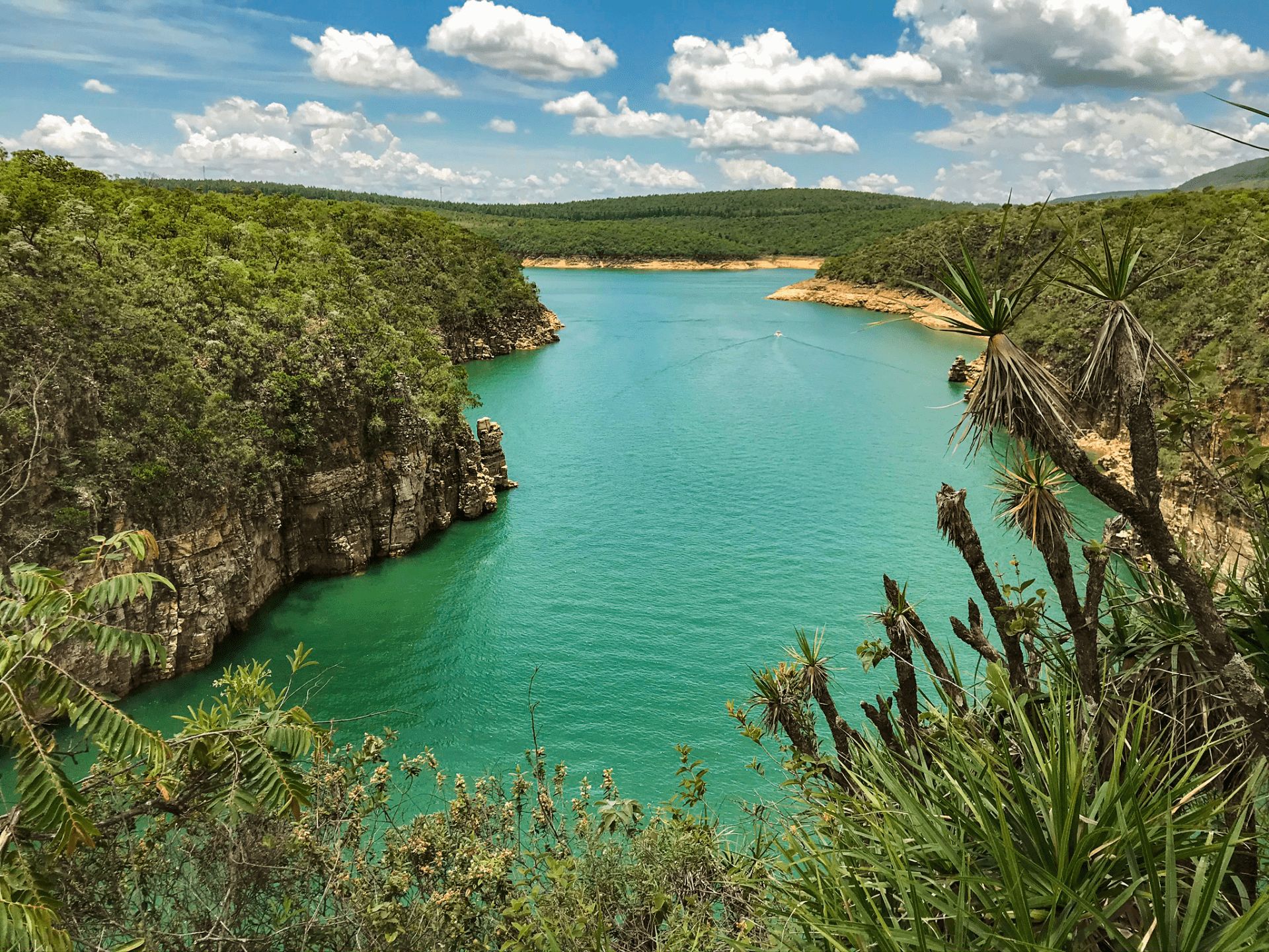 Conheça as belezas naturais de Capitólio em Minas Gerais